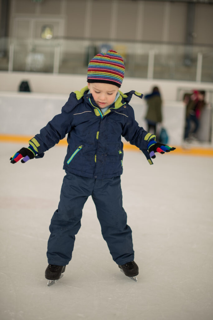 Beginner Skaters – 6 and under - Fox Valley Ice Area